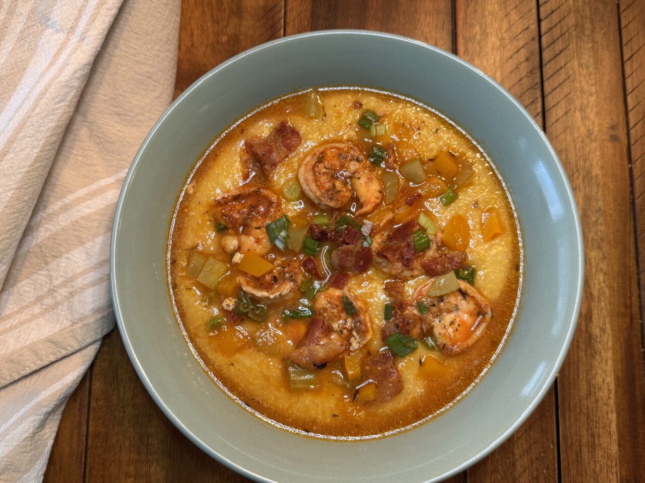Shrimp and Cheesy Grits - Rave About Food